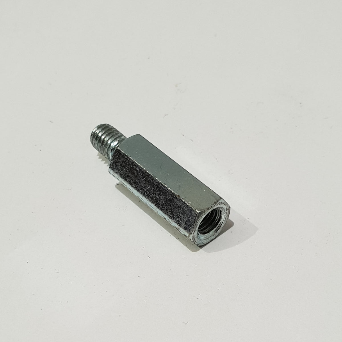 Distance Holder 6kt M5x20 – GIS Spares