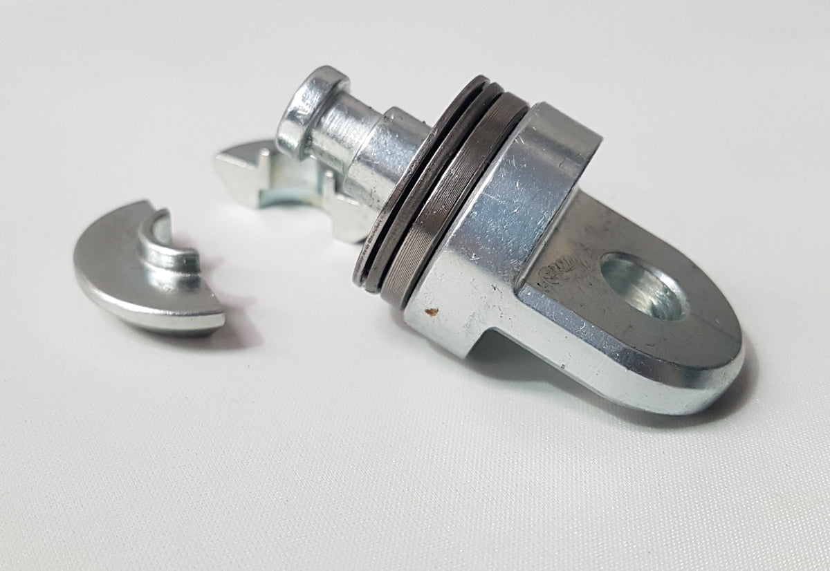 Bolt safety hook GP 500 – GIS Spares